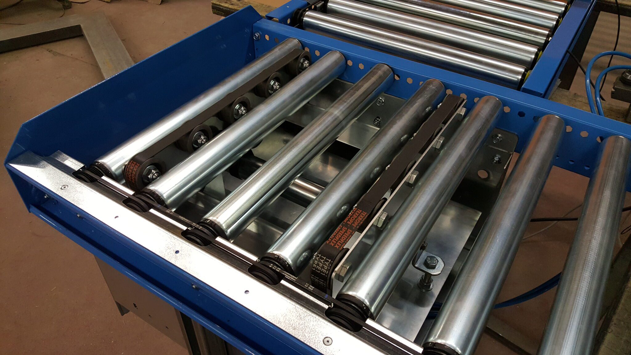 Manusystems | Fabricant de convoyeurs et de systèmes de convoyage